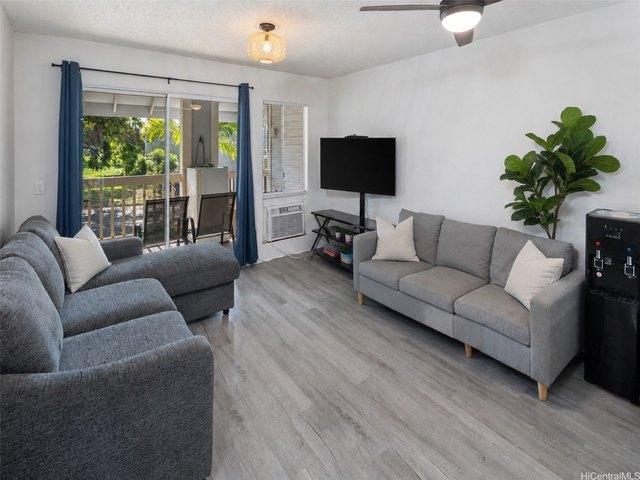 94 Lumiaina Pl Apt 201, Waipahu, HI 96797