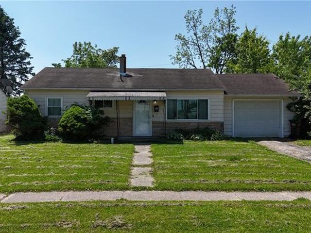 94 Marchmont Dr, Fairborn, OH 45324