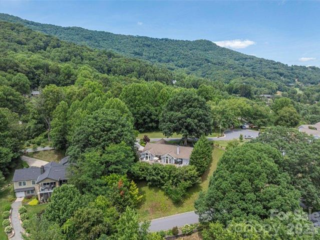94 Oakcrest Ln, Waynesville, NC 28786