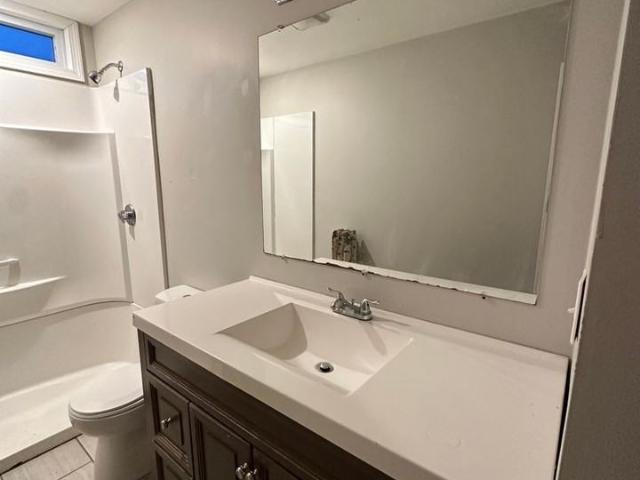 94 Oakland Ave. 2 Bedroom Apartment for Rent at 94 Oakland Ave, Providence, RI 02908 Elmhurst