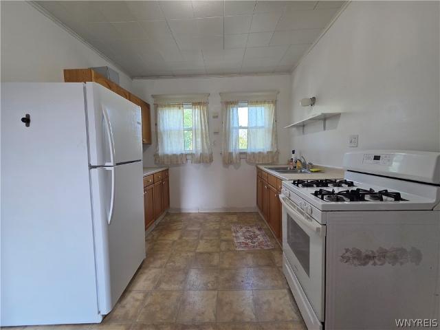 94 Parkwood Avenue # 2