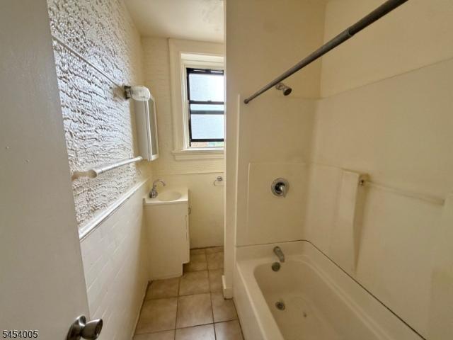 94 S Munn Ave # 37