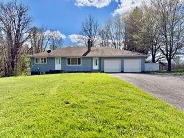 94 Savannah Gardner Rd, New Castle, PA 16101