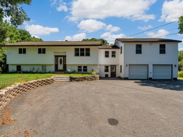 94 Smith Rd, Hallowell, ME 04347