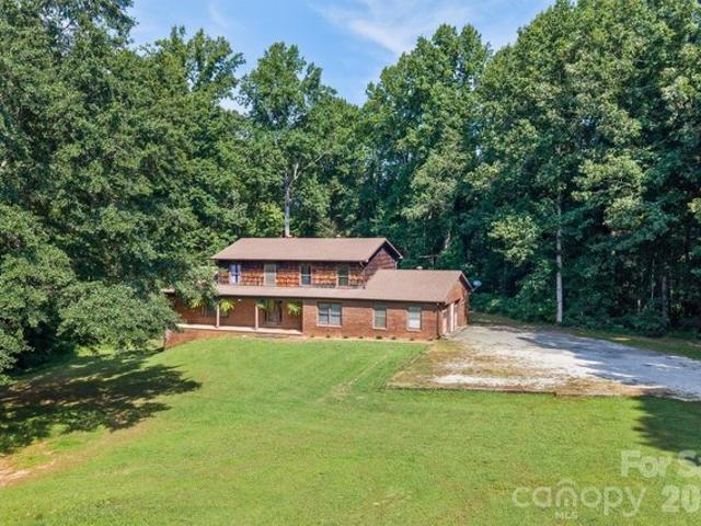 94 Stone Dr, Marion, NC 28752