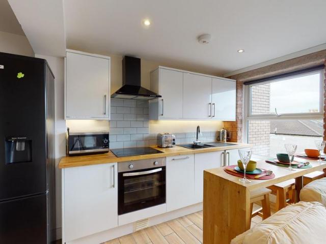 94e Whiteladies Road, Bristol BS8 1 bed in a house share to rent £1,018 pcm £235 pw