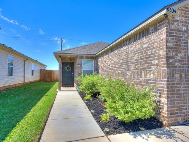 9504 NW 115th Street