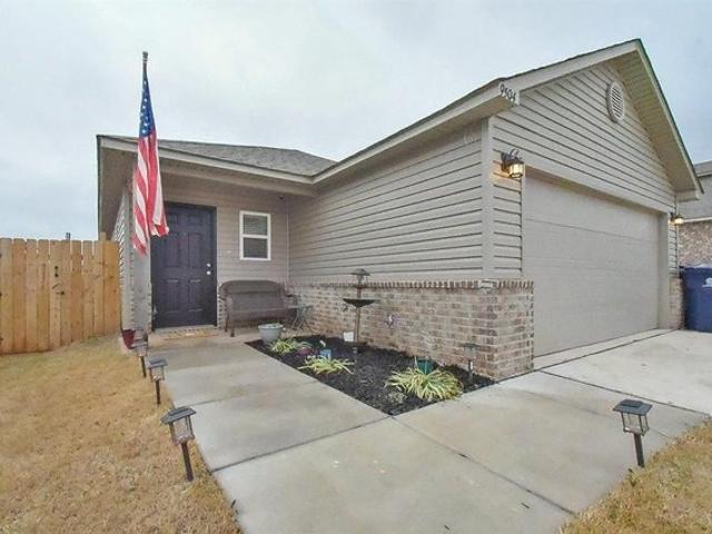 9504 NW 118th St, Yukon, OK 73099