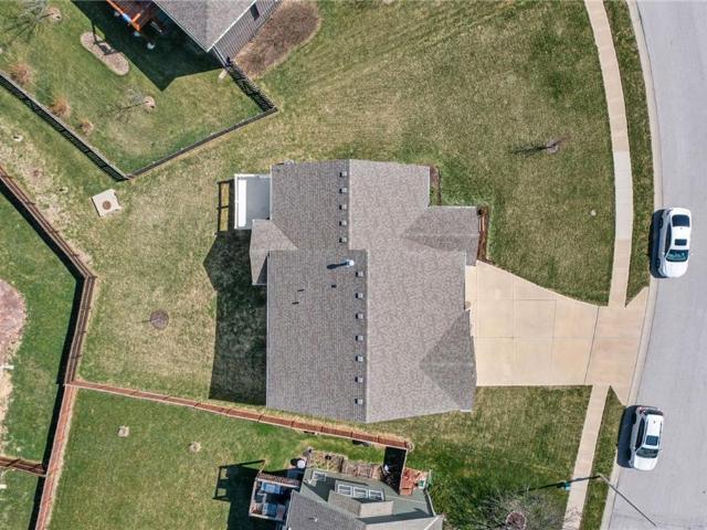 9504 N Lenox Place