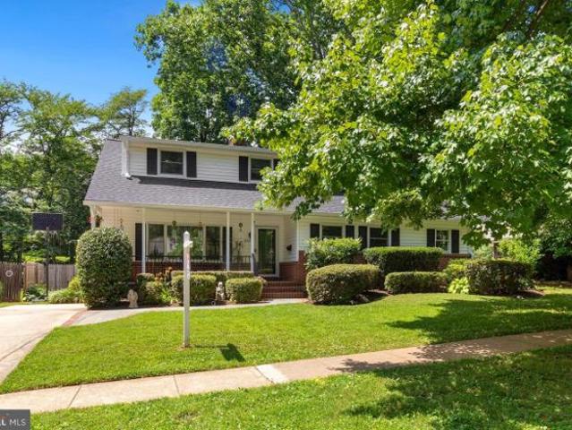 9504 Wadsworth Dr, Bethesda, MD 20817