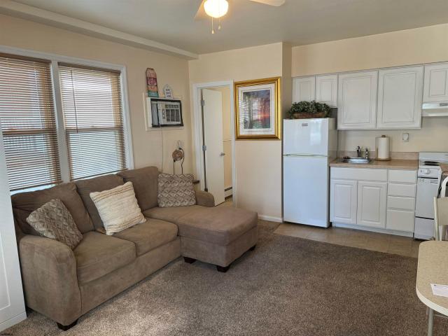 9505 Ventnor