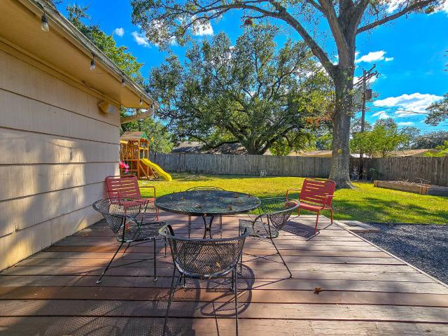 9507 Meadowbriar Lane