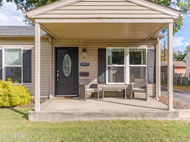 9507 Sue Helen Dr