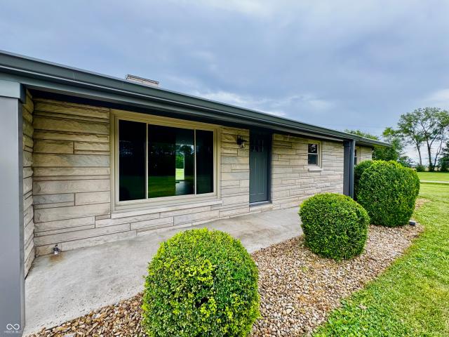 9508 E County Road 700 N