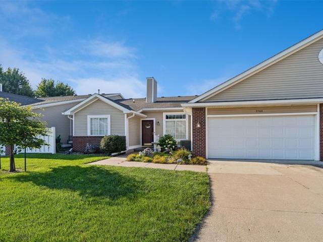 9508 Garnet Ln, Johnston, IA 50131