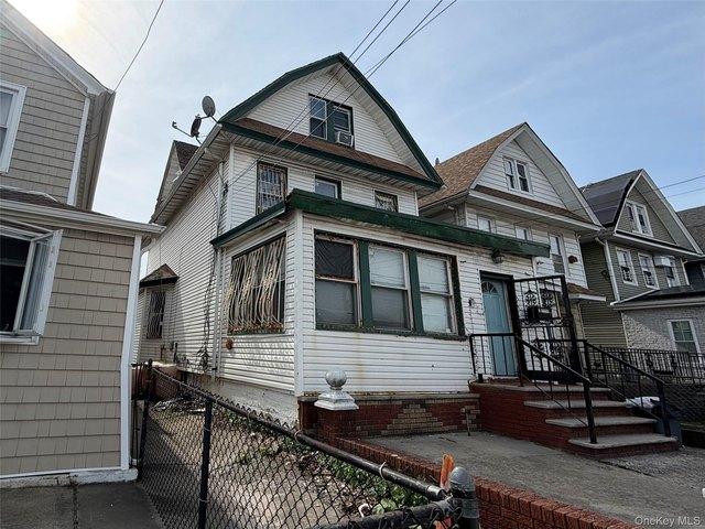 9508 th St, Richmond Hill, NY 11419