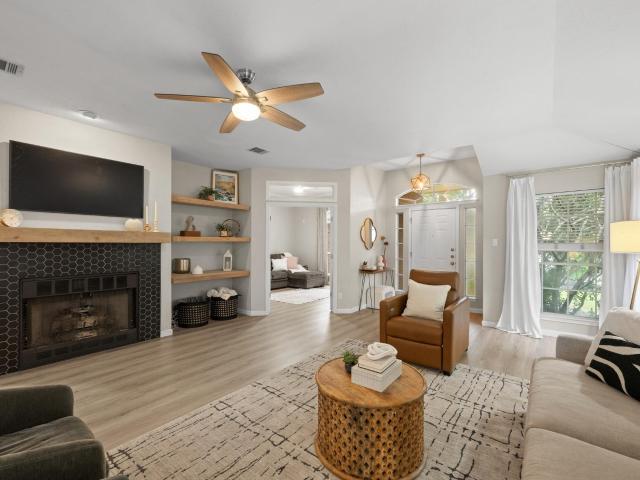 9508 Zuniga Dr