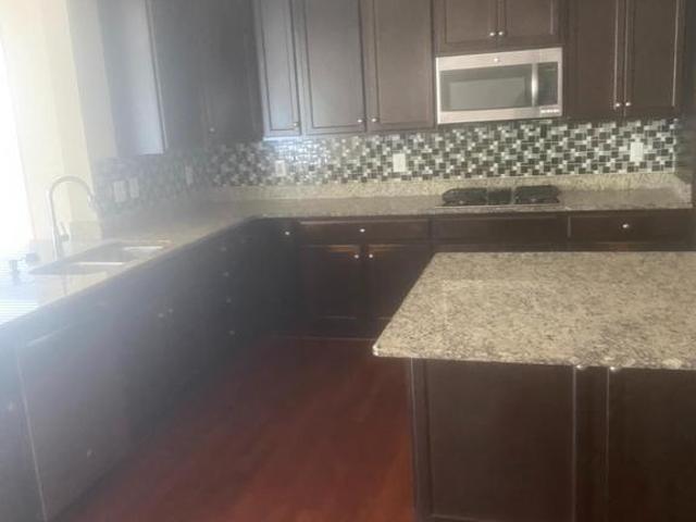 9509 Manor Oaks View