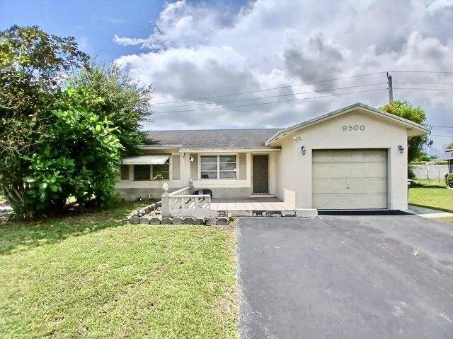 9500 NW 70th St, Tamarac, FL 33321