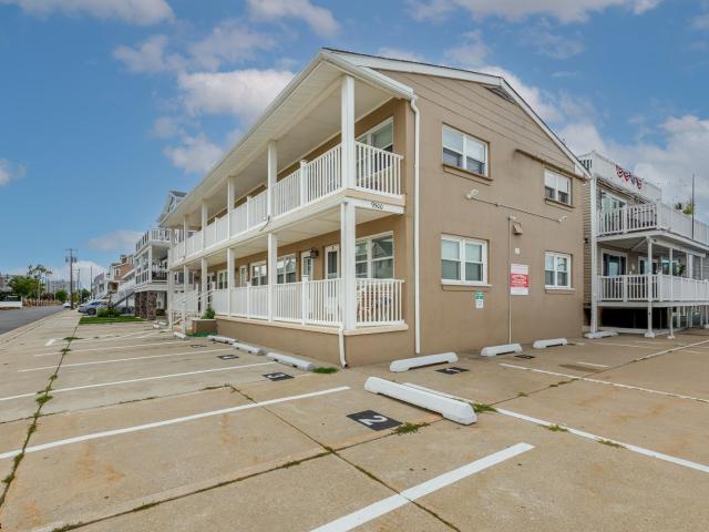 9500 Amherst Ave
