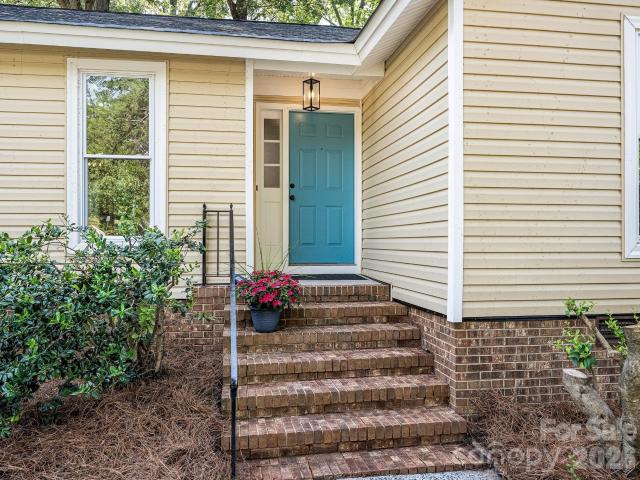 9501 Buckskin Lane