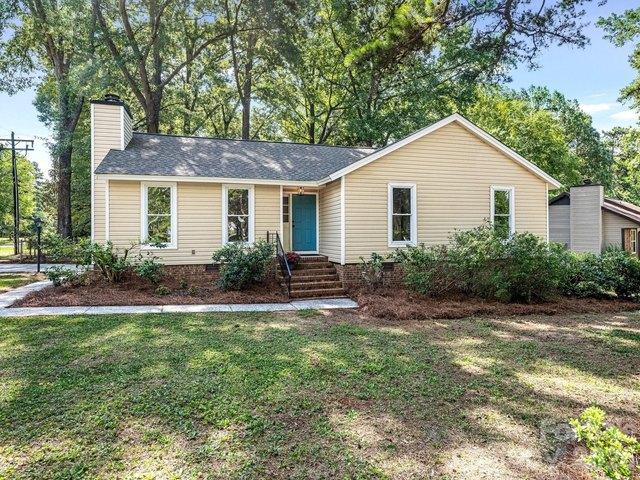 9501 Buckskin Ln, Charlotte, NC 28227