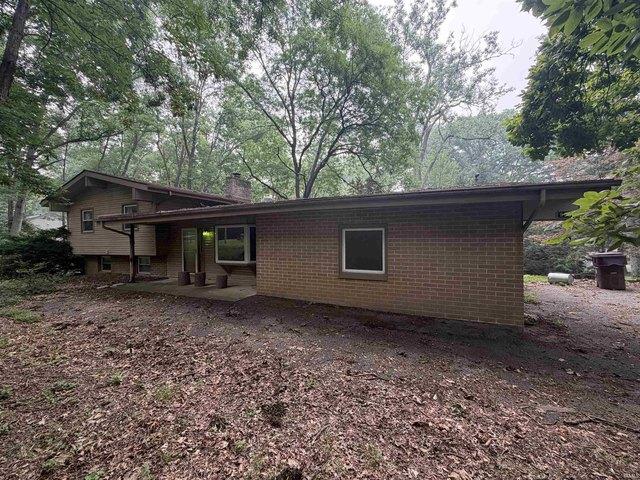 9501 Crestridge Dr, Fort Wayne, IN 46804