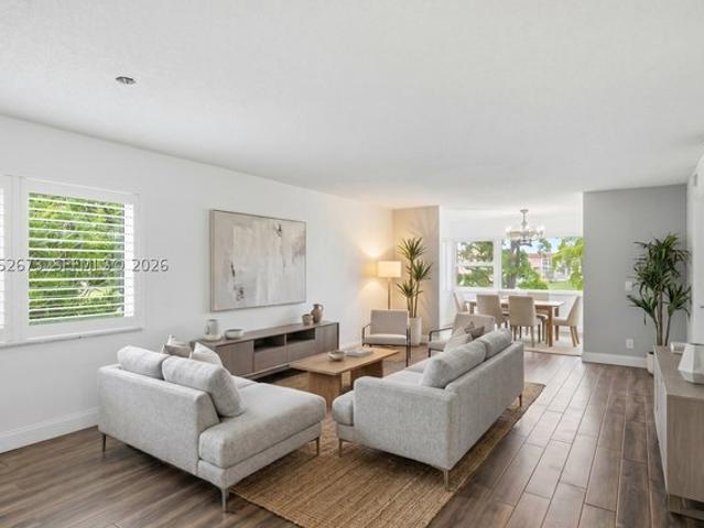 9501 Sunrise Lakes Blvd Apt 201, Sunrise, FL 33322