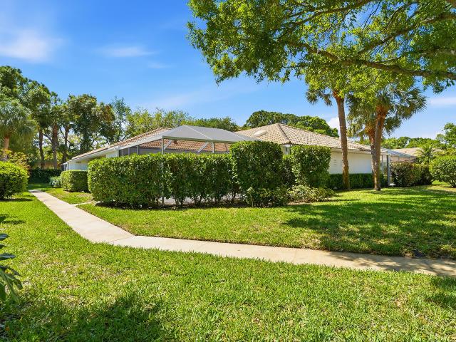 9502 Chapman Oak Ct, Palm Beach Gardens, FL 33410 | MLS #B26018 | Compass