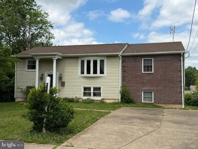 9502 Salem St, Manassas, VA 20110