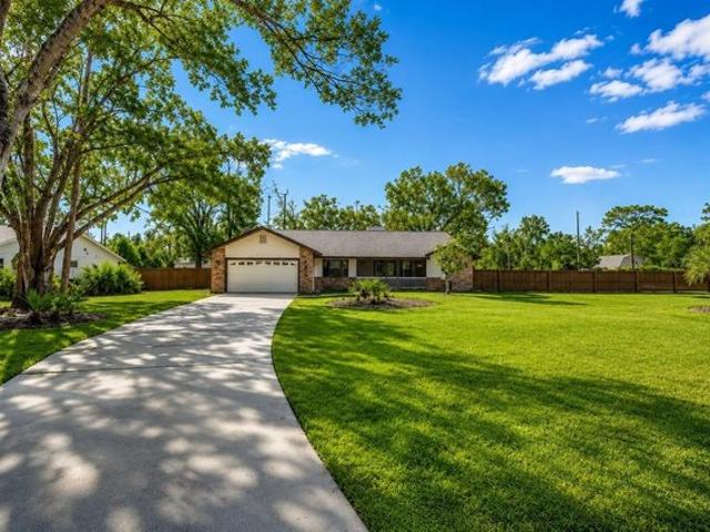 9502 59th Ave E, Bradenton, FL 34202