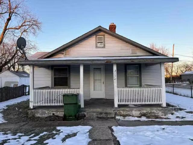 $950 3 Bed 1 Bath House For Rent 2174 N Drexel Ave #NA