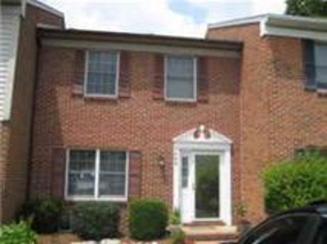 $950 / 3br 1770ft² Brick Townhouse/Near Downtown Harrisonburg, Va. map