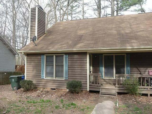 $950 / 3br 1168ft² NEW Listing! Newly Remodeled Duplex w/Wood Burning FP&Vaulted Ceilings