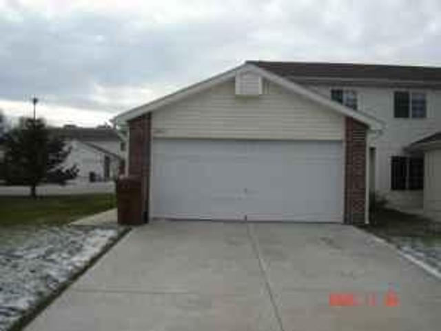 $950 / 3br 3 Bedroom Townhouse by Capital Beach! 2201 West Todd