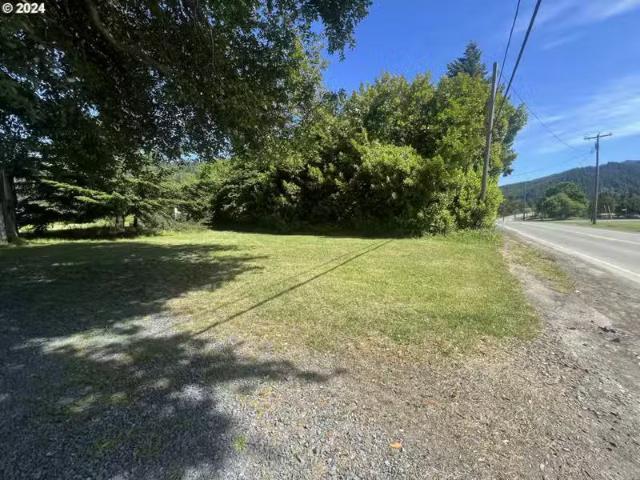 950 1ST AVE, POWERS, OR 97466 Single Family Residence For Sale.