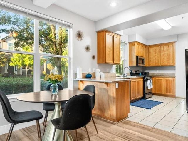 950 Campoy St Unit 101, Santa Rosa, CA 95407