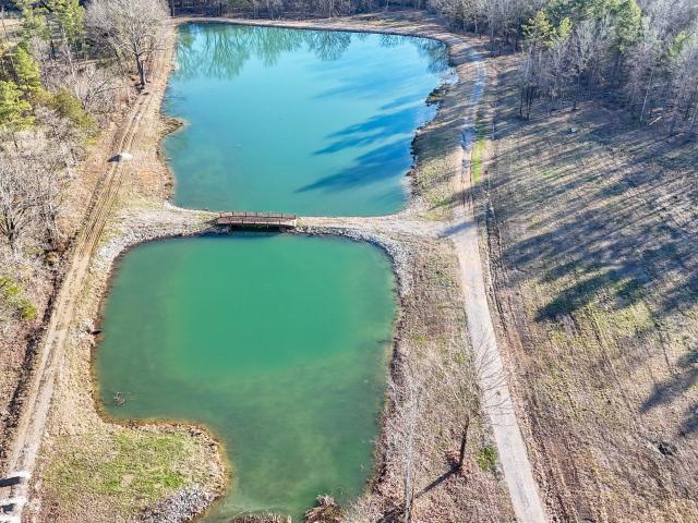 950 Adams Ln