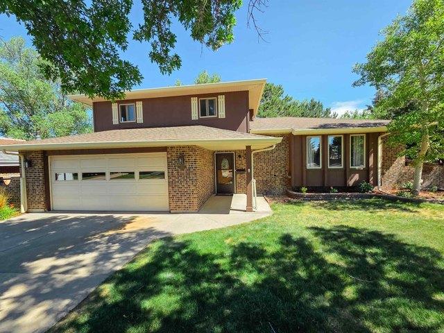 950 Apache St, Cheyenne, WY 82009