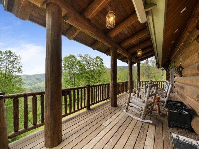 950 Atria Lane