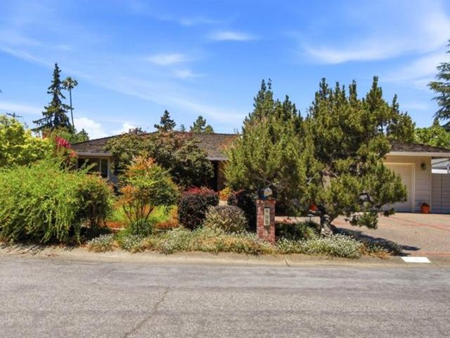 950 Black Mountain Ct, Los Altos, CA 94024