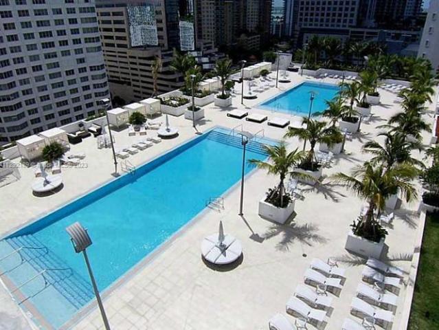 950 Brickell Bay Dr #1507, Miami, FL 33131