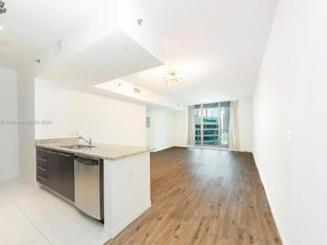 950 Brickell Bay Dr #1601, Miami, FL 33131