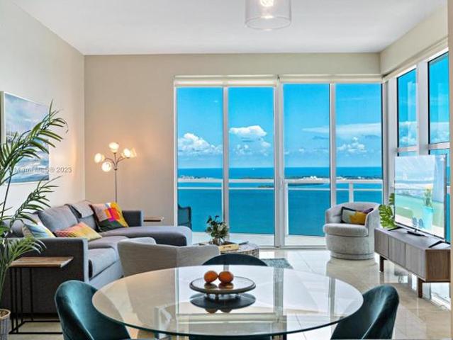 950 Brickell Bay Dr #4511, Miami, FL 33131