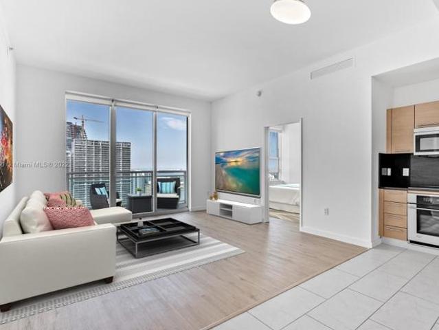 950 Brickell Bay Dr #4906 Miami, FL 33131
