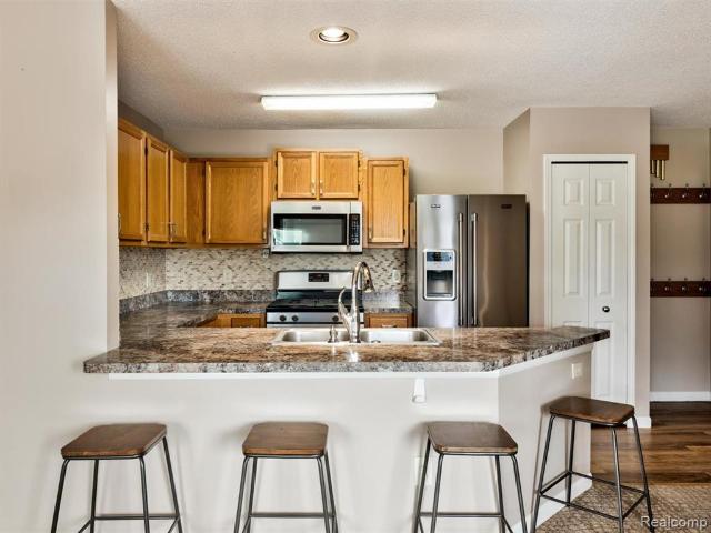 950 Bunce Avenue # 10