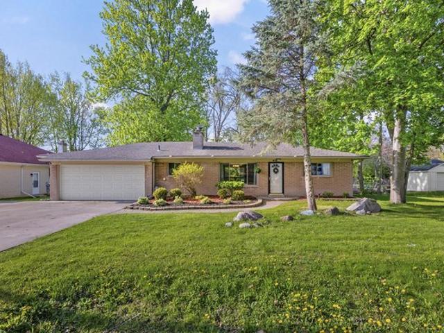950 Gallaland Ave, Rochester Hills, MI 48307