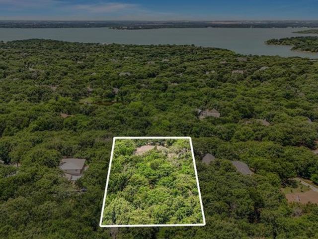 950 Garnet Cv, Oak Point, TX 75068