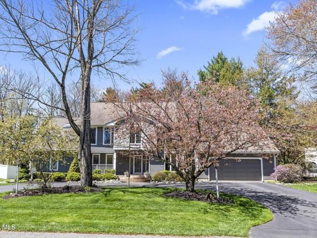 950 Gloucester Pl, Niskayuna, NY 12309