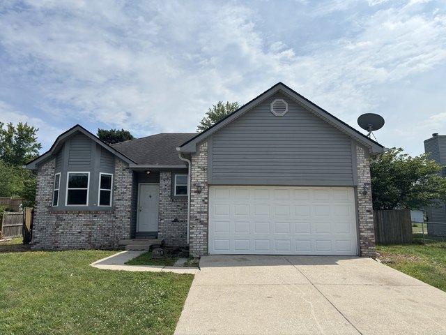 950 Deer Field Dr, Greencastle, IN 46135